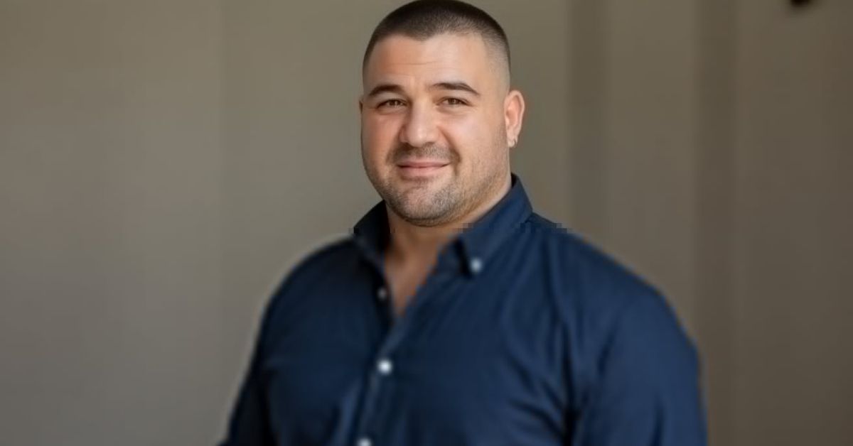 Best Haircuts for Fat Men to Look Sharp and Stylish - Barber Model